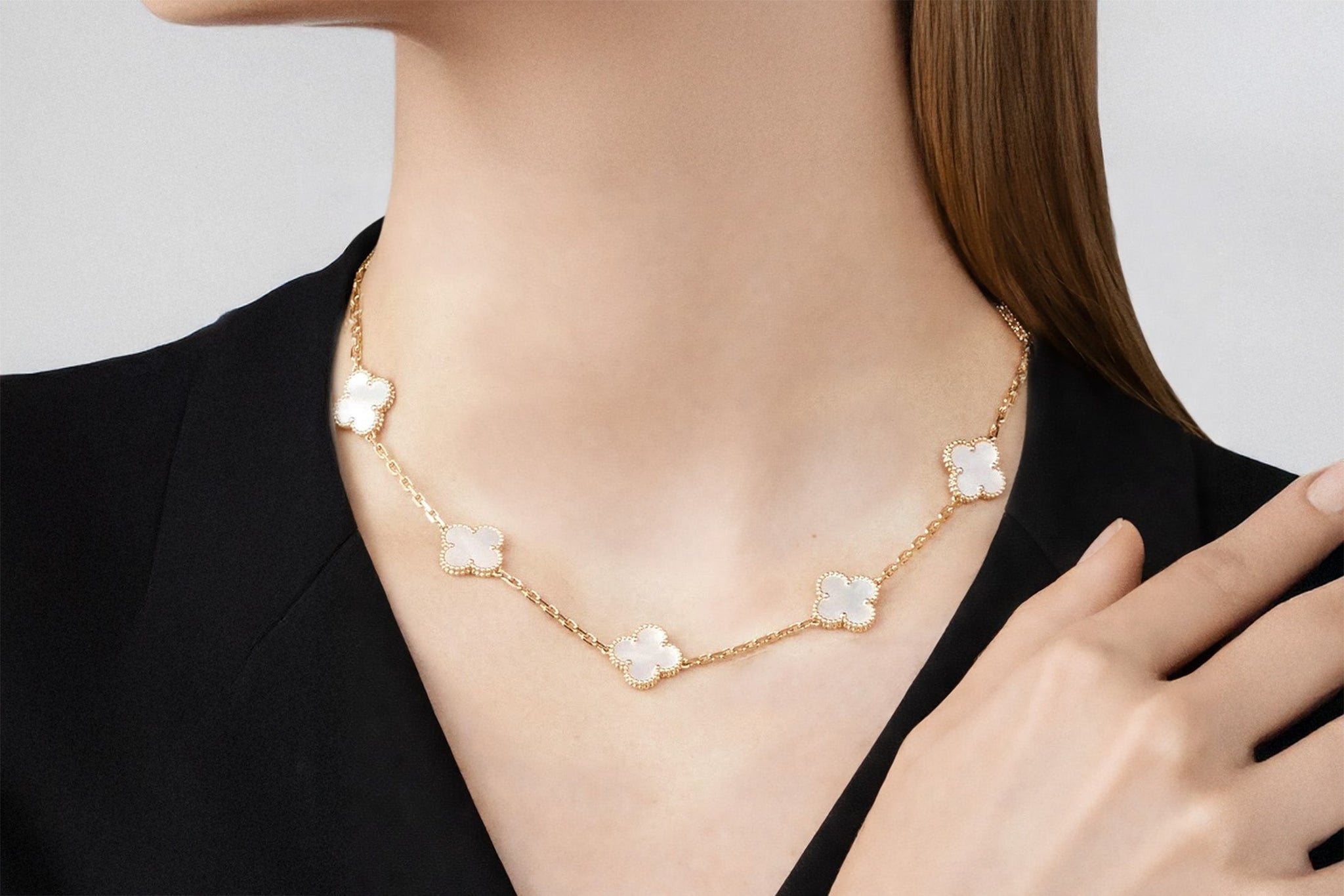 Checking Stone Quality in Van Cleef & Arpels Jewelry: What Experts Ins